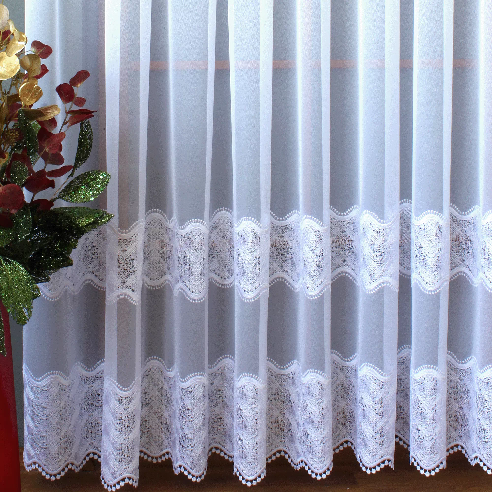 firana na wymiar we wzory z haftem i gipiurą PAULA